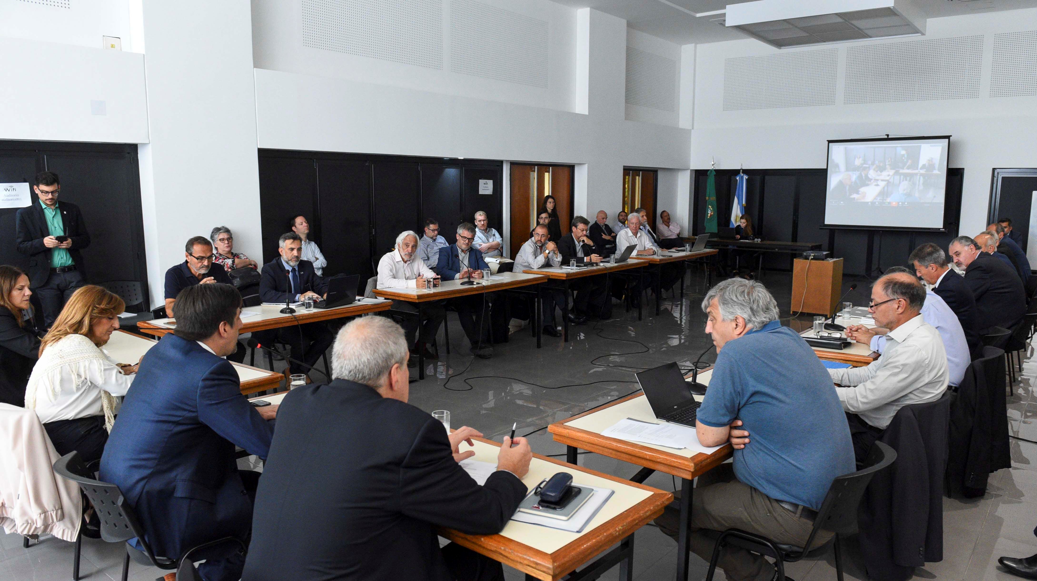 Trotta participó de la reunión del Comité Ejecutivo del Consejo ...