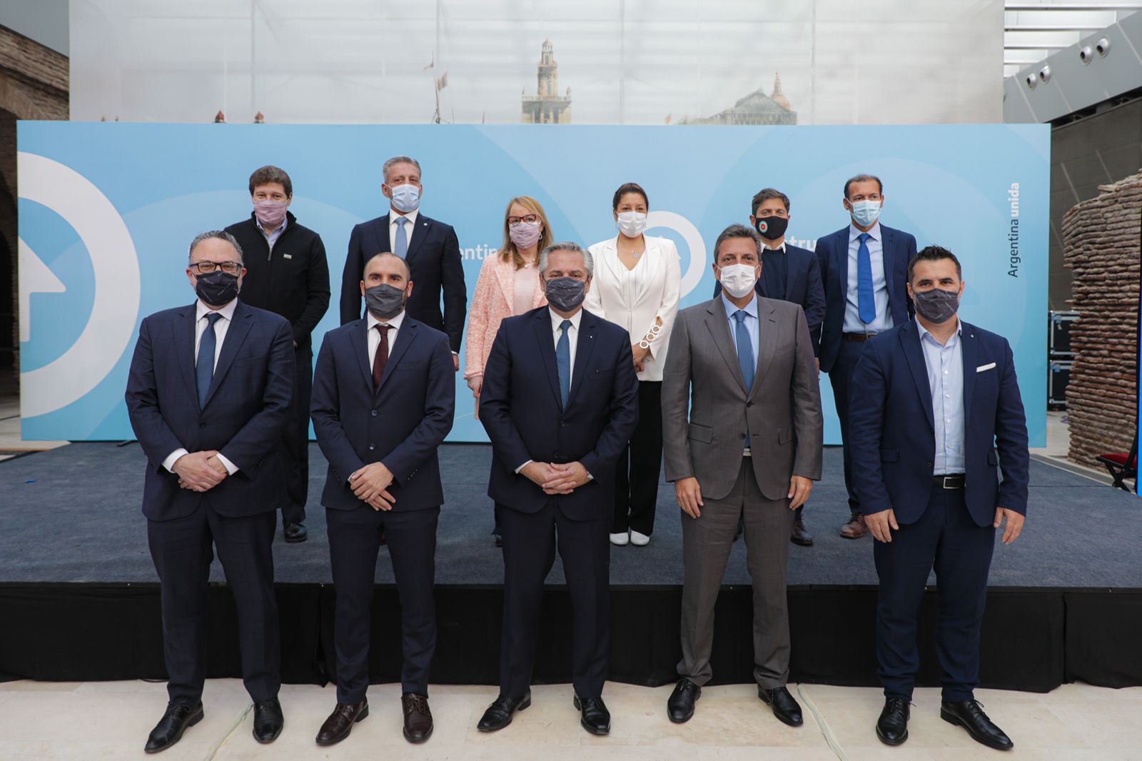 “Tenemos que poner el máximo impulso a la actividad petrolera y ...