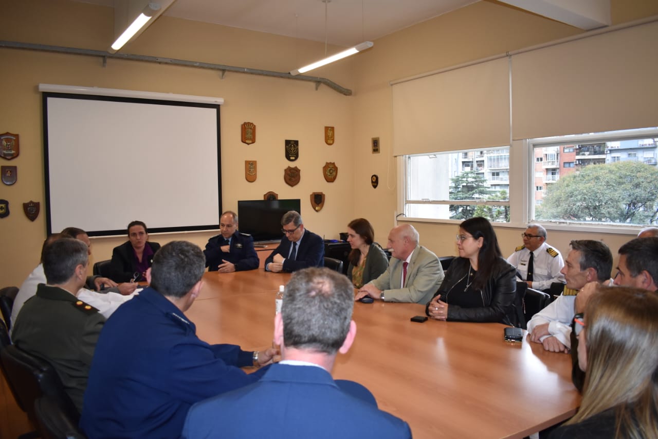 Convenio específico de Cooperación entre la Escuela Superior de Guerra ...