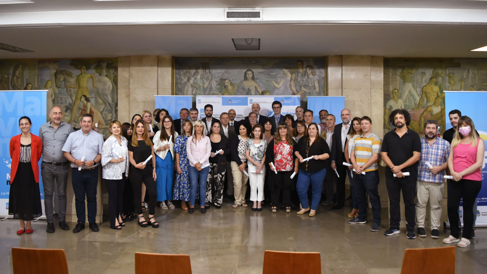 Egresados y egresadas del Curso de Capacitación Profesional y ...