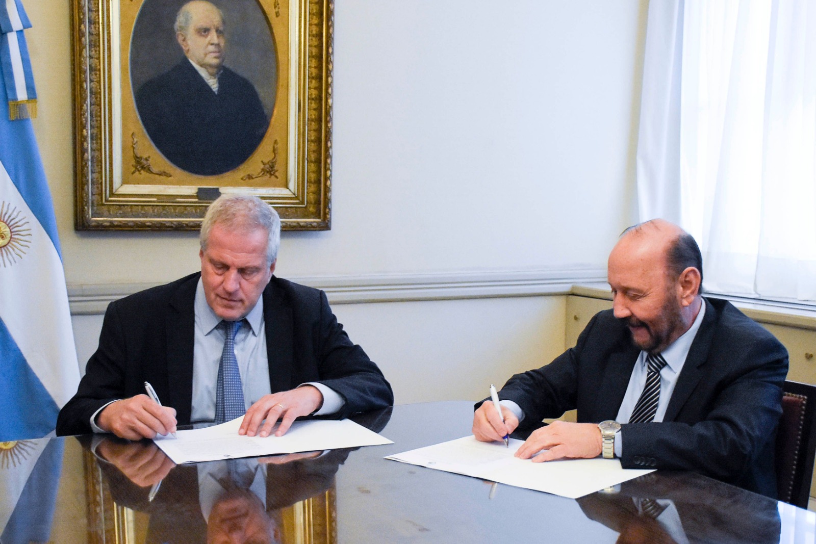 Perczyk firmó convenio con Insfrán para construir una nueva etapa del ...