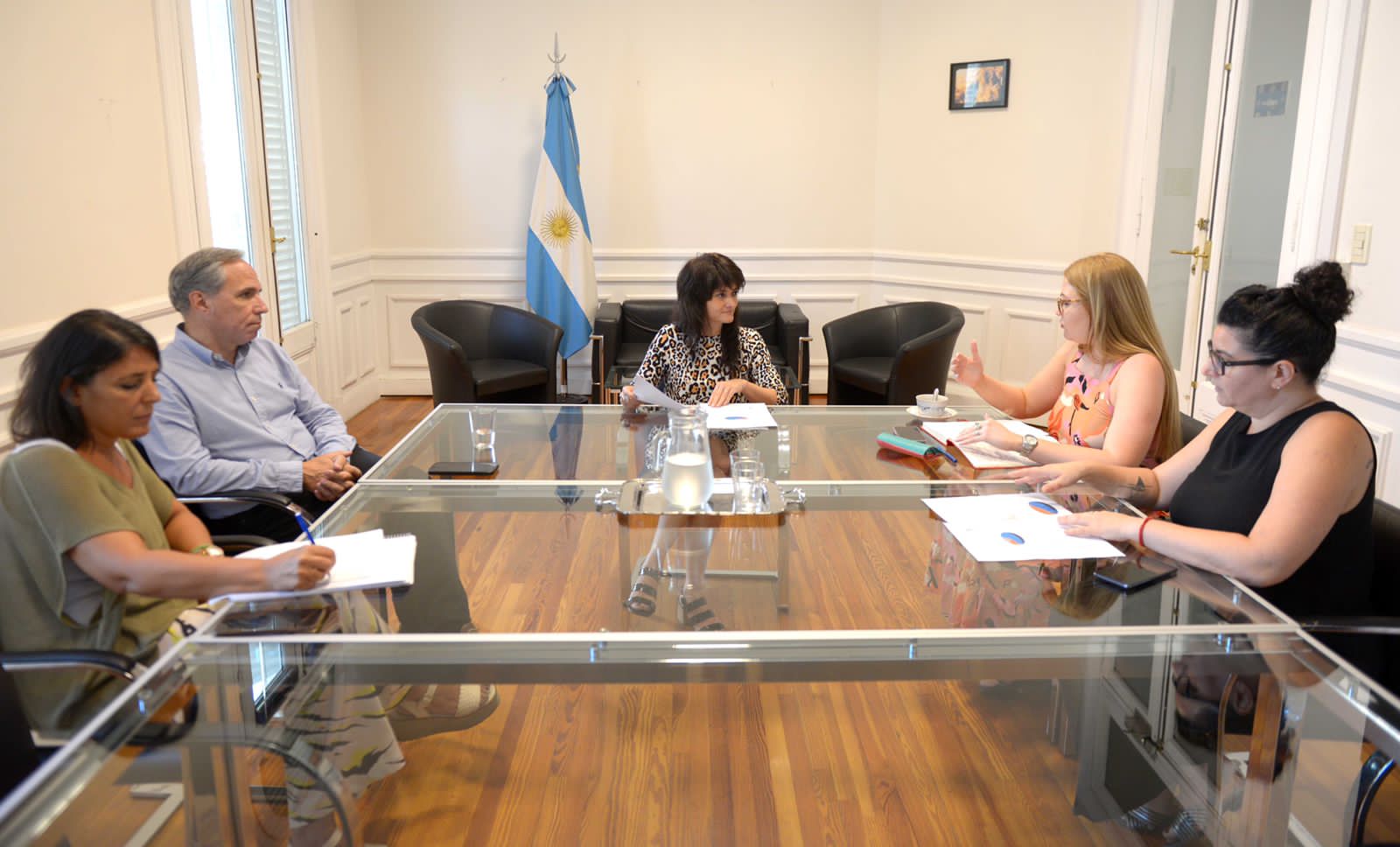 Greta Pena se reunió con el titular de la CNRT | Argentina.gob.ar