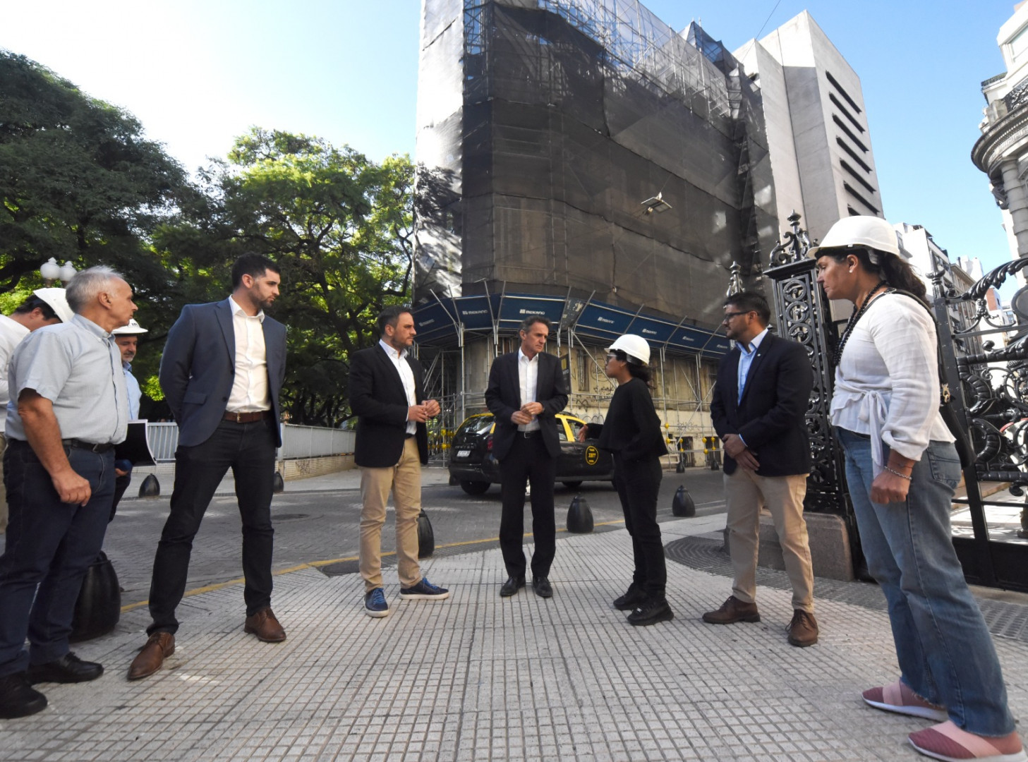 Cabandié y Katopodis recorrieron las obras del Palacio Haedo, edificio histórico de la ...