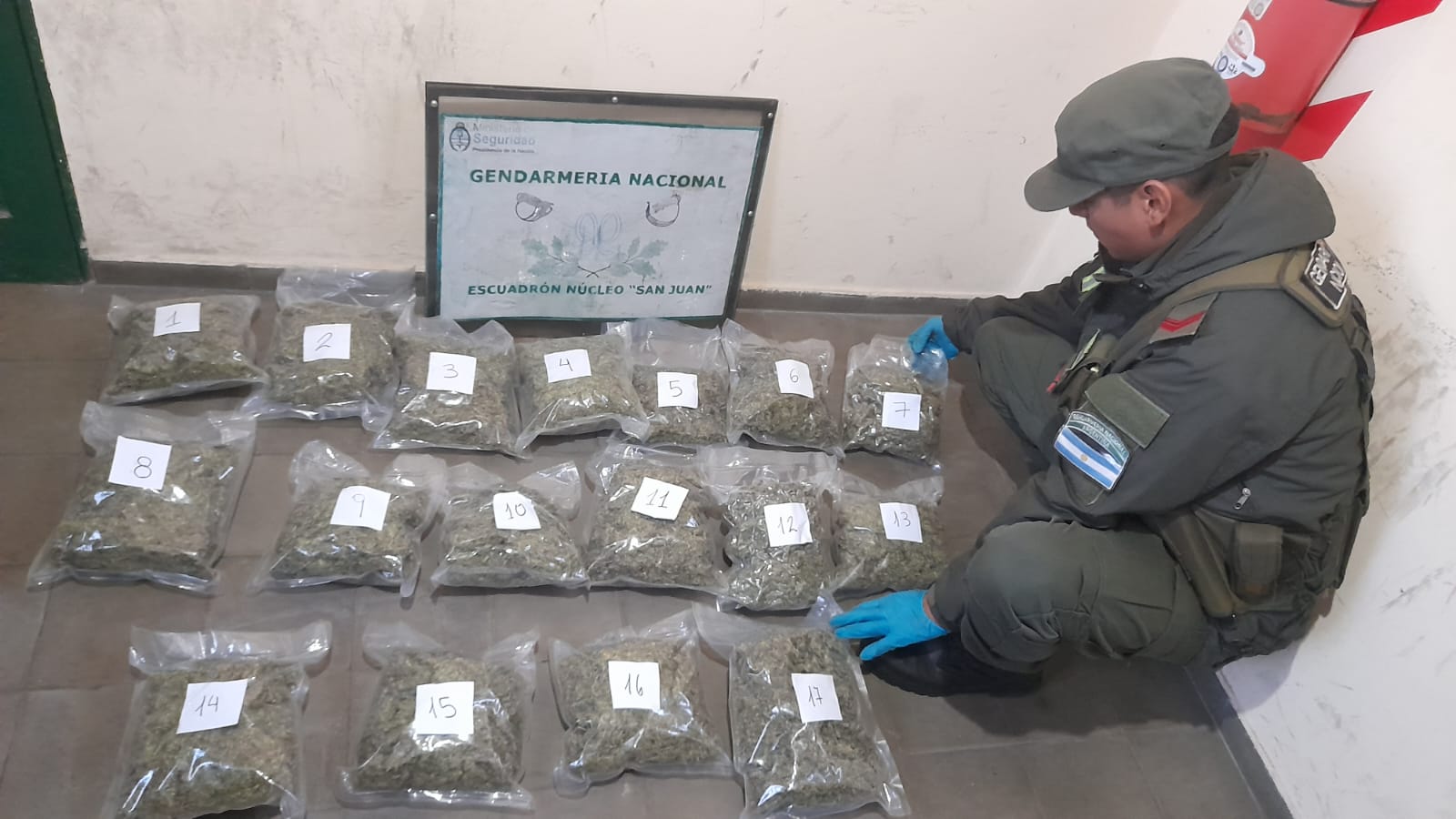 Una pasajera llevaba dentro de su equipaje más de 4 kilos de marihuana | Argentina.gob.ar