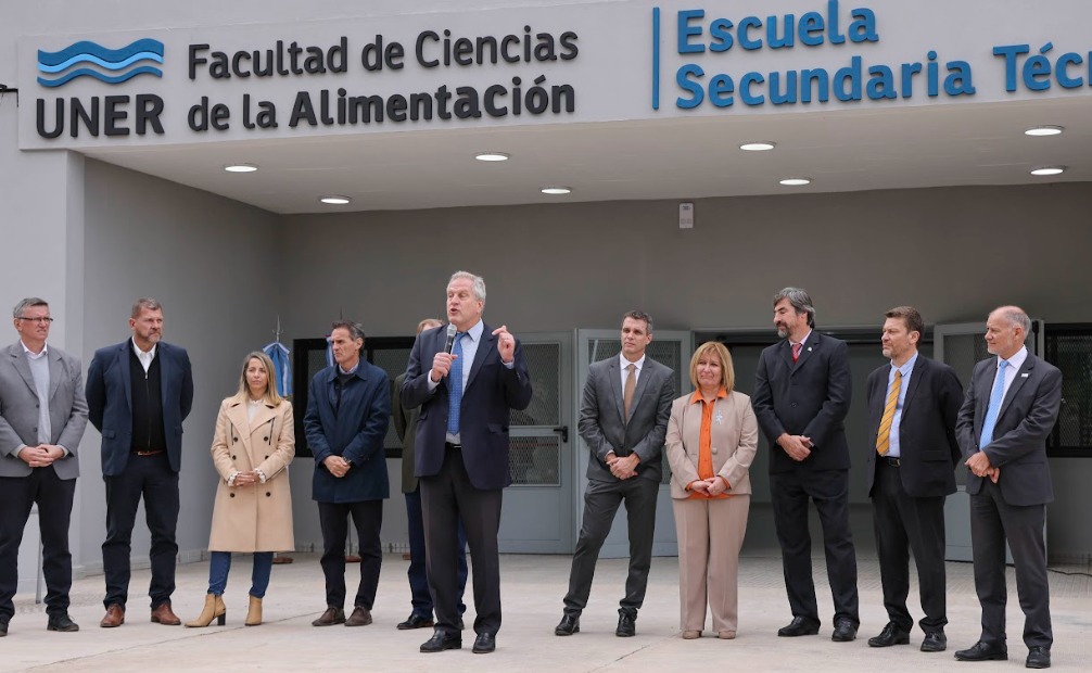 Perczyk y Katopodis inauguraron el primer edificio propio de la escuela ...
