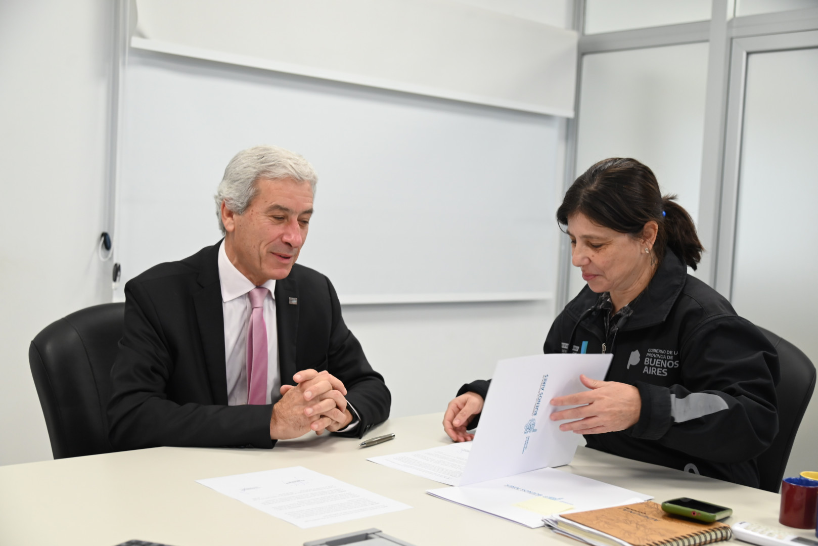 El presidente del INA firmó un convenio con el Ministerio de Seguridad de la Provincia de Buenos ...