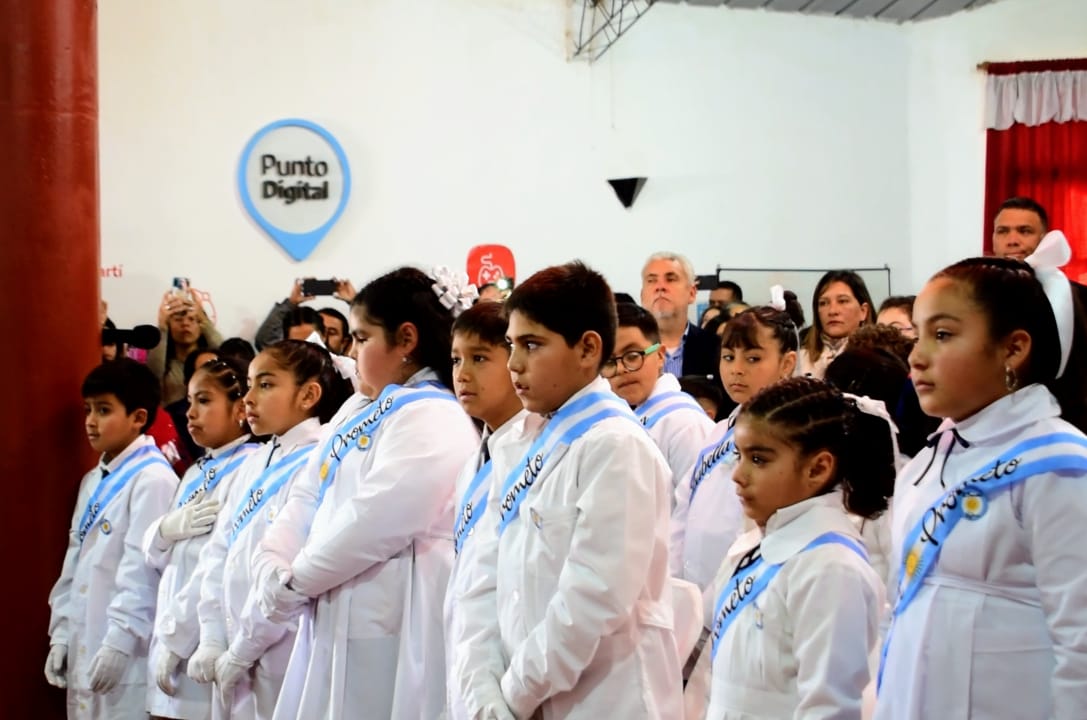 Promesa a la Bandera en el Punto Digital Aminga, La Rioja | Argentina ...