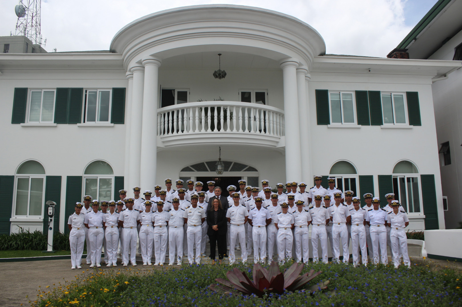 La tripulación de la Fragata Libertad visitó la sede de la Corte ...