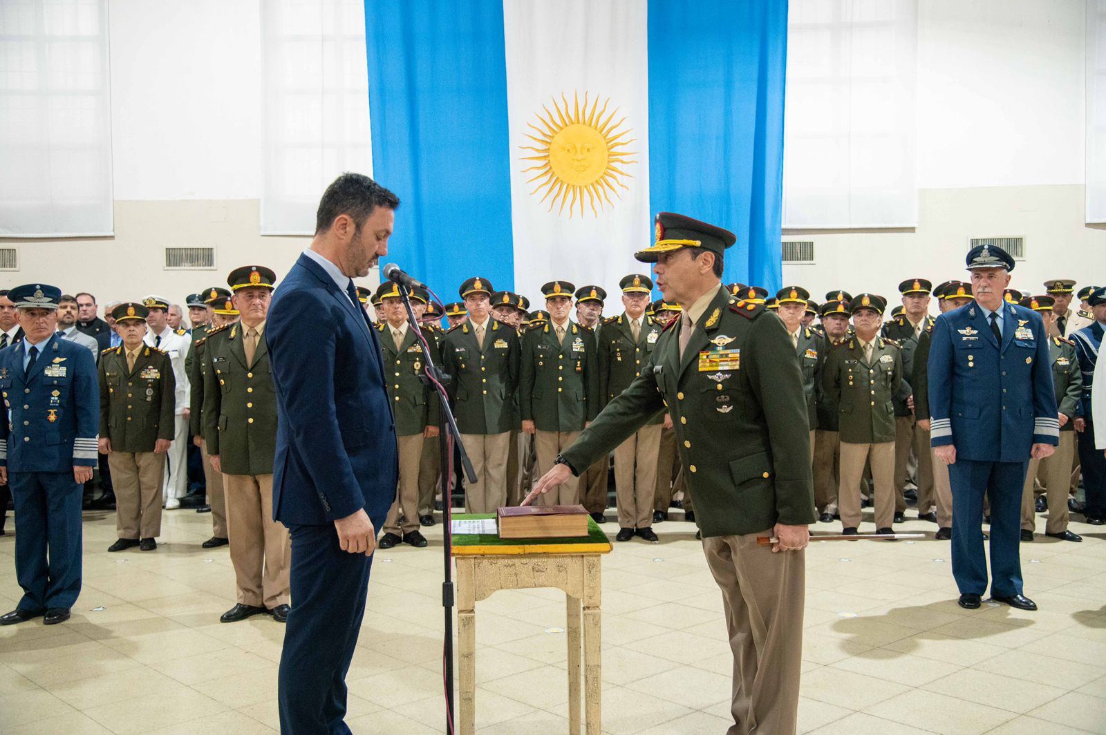 El ministro Petri puso en funciones al nuevo jefe del Estado Mayor ... El ministro Petri puso en funciones al nuevo jefe del Estado Mayor ...
