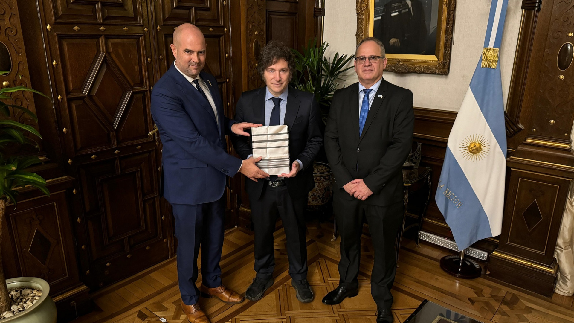 Javier Milei recibió al Presidente del Parlamento del Estado de Israel ...