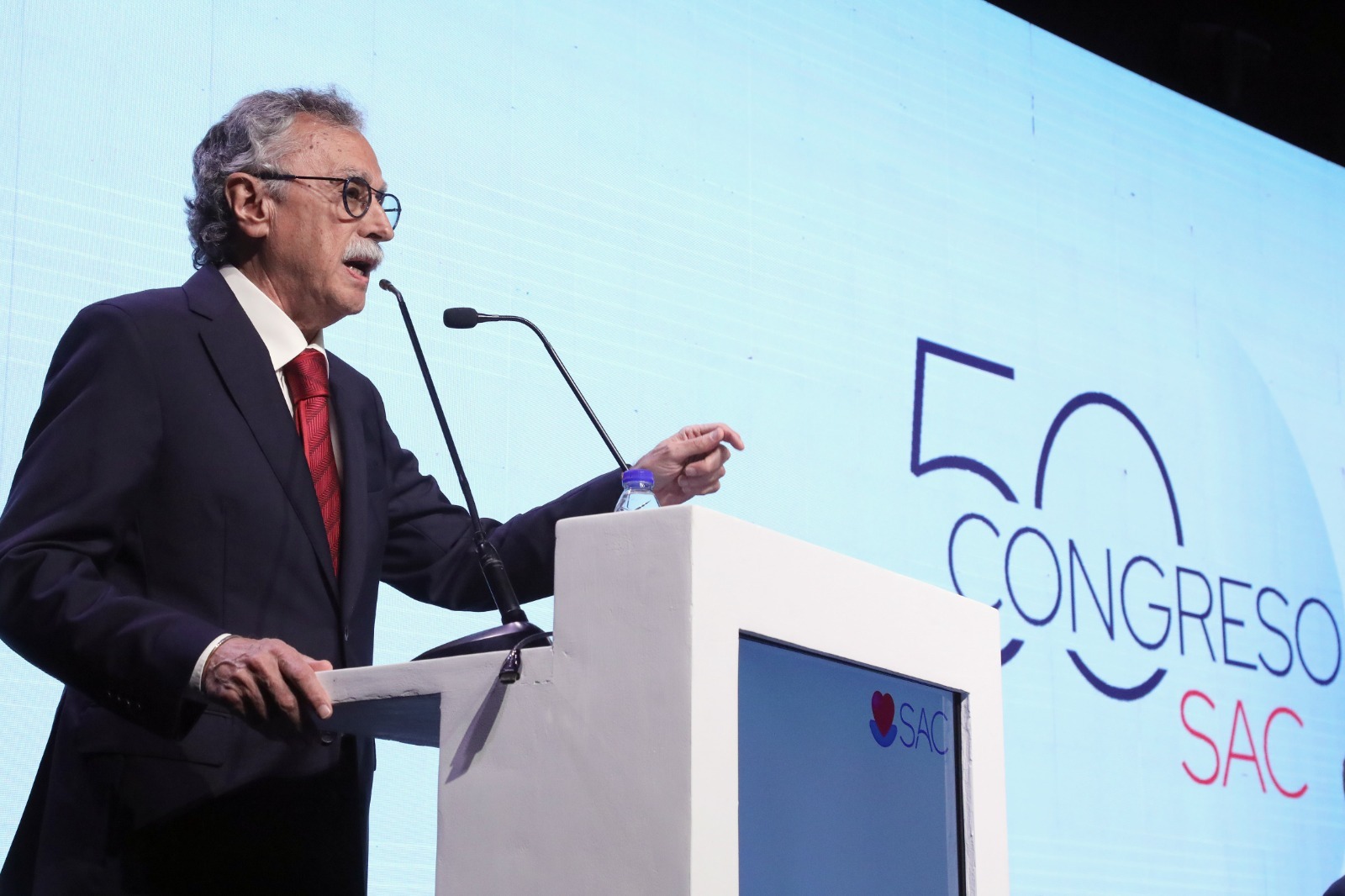 El ministro Lugones disertó en el Congreso de Cardiología | Argentina ...