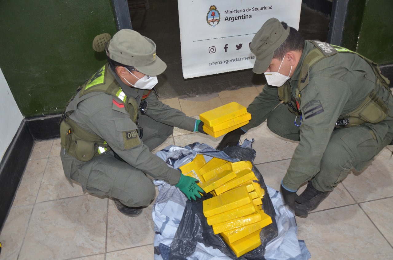 Santiago Del Estero Viajaban En Camión Con 46 Kilos De Cocaína Ocultos