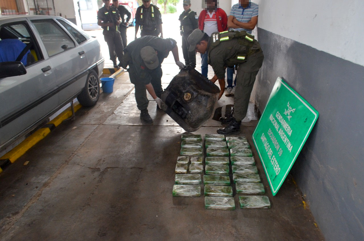 Secuestran 26 Kilos De Cocaína Ocultos En El Tanque De Combustible De