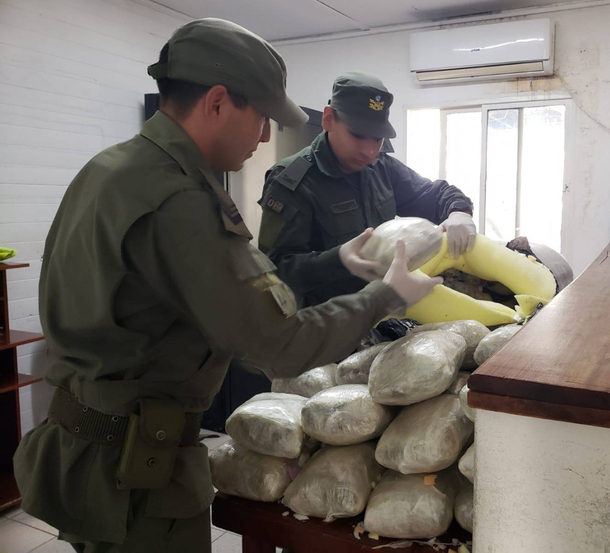 Abren encomiendas y decomisan 39 kilos de marihuana | Argentina.gob.ar Abren encomiendas y decomisan 39 kilos de marihuana | Argentina.gob.ar
