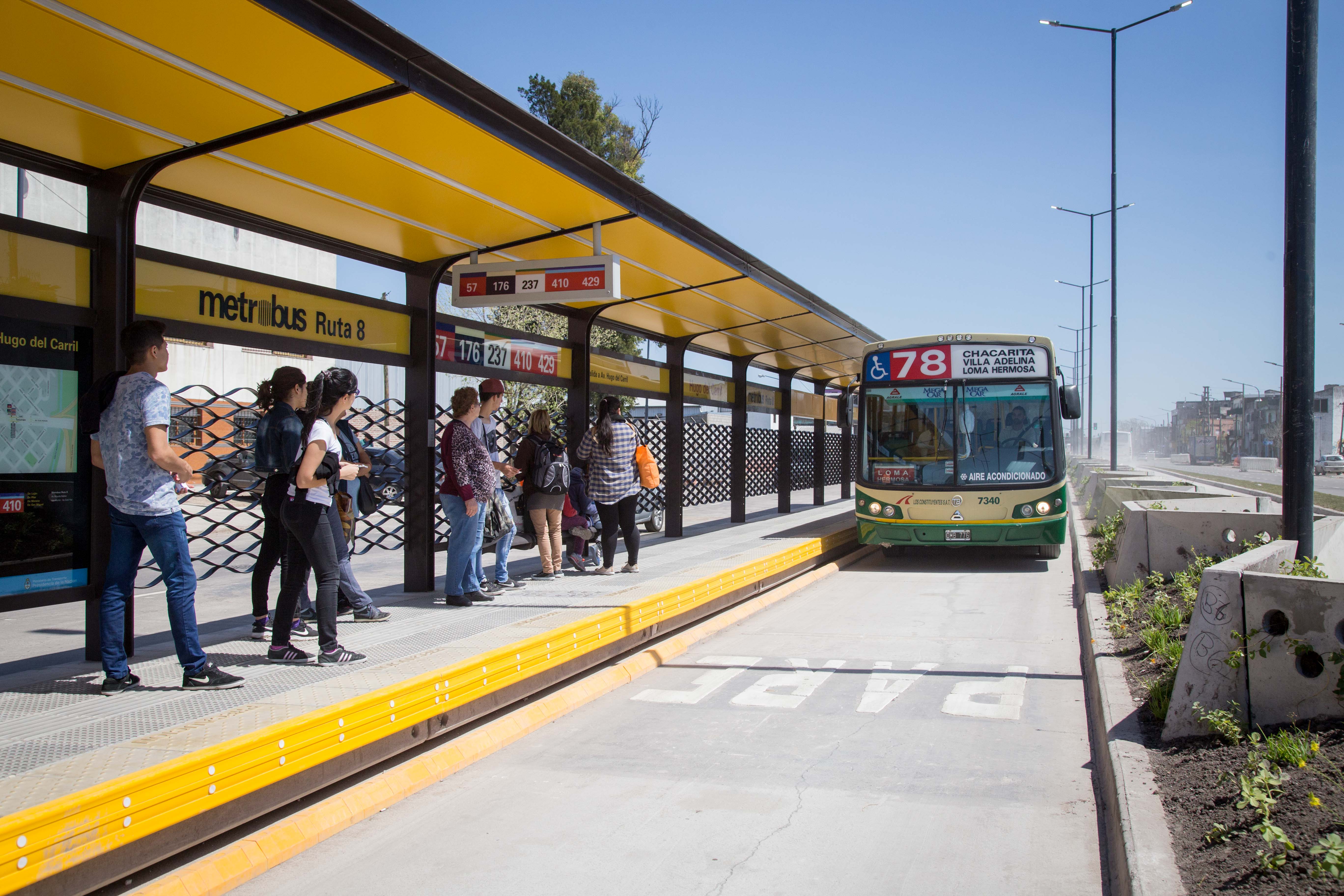 Comenzó a funcionar el Metrobus de Ruta 8 | Argentina.gob.ar