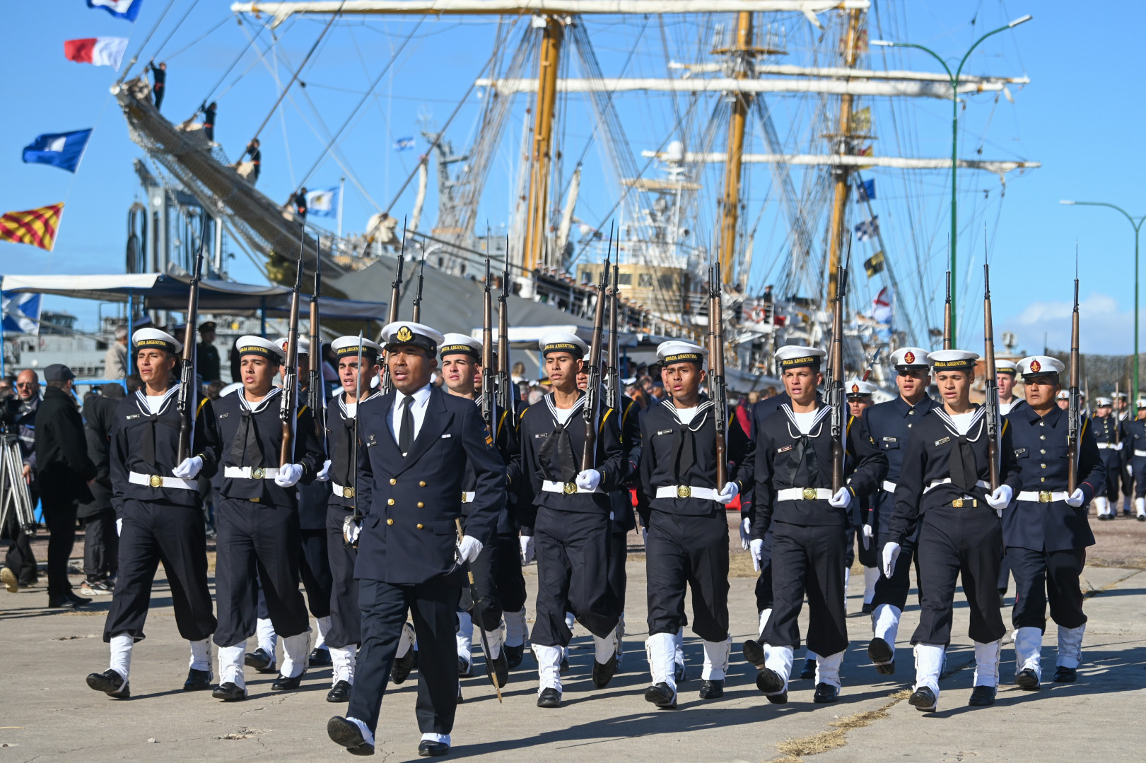 “La Armada es el corazón de una Argentina justa y pujante con mares y océanos productivos ...