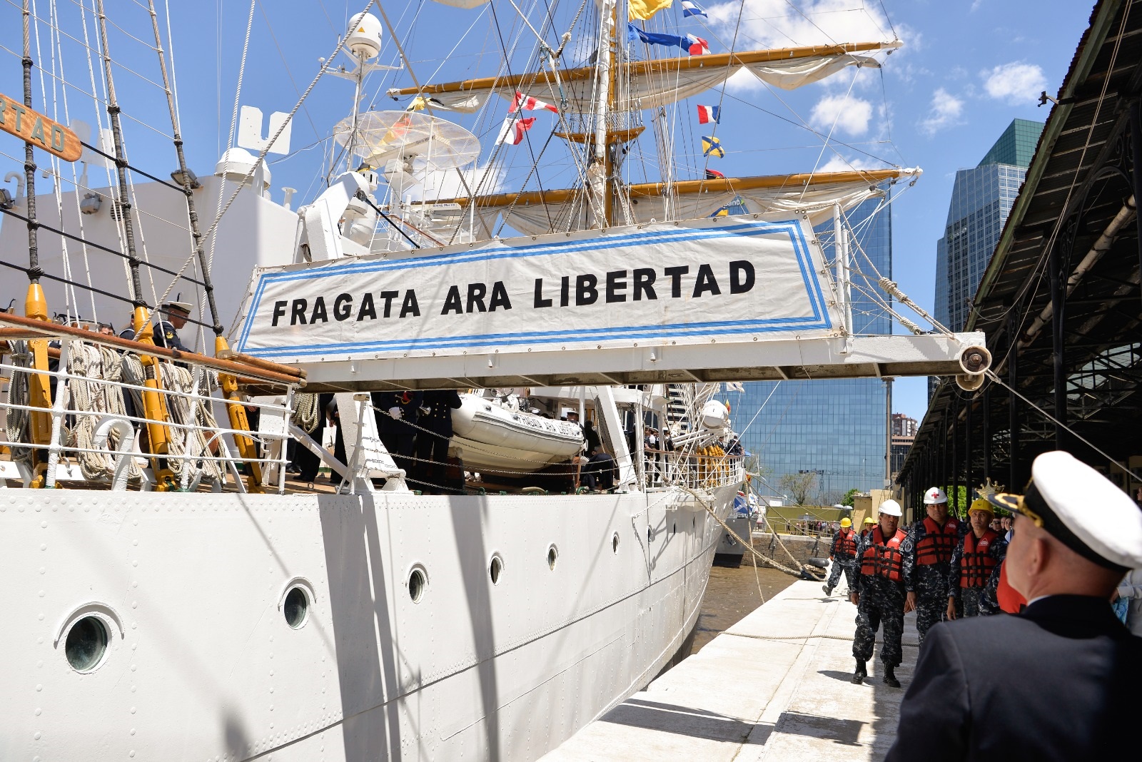 La Fragata ARA “Libertad” finalizó su 51° Viaje de Instrucción ...