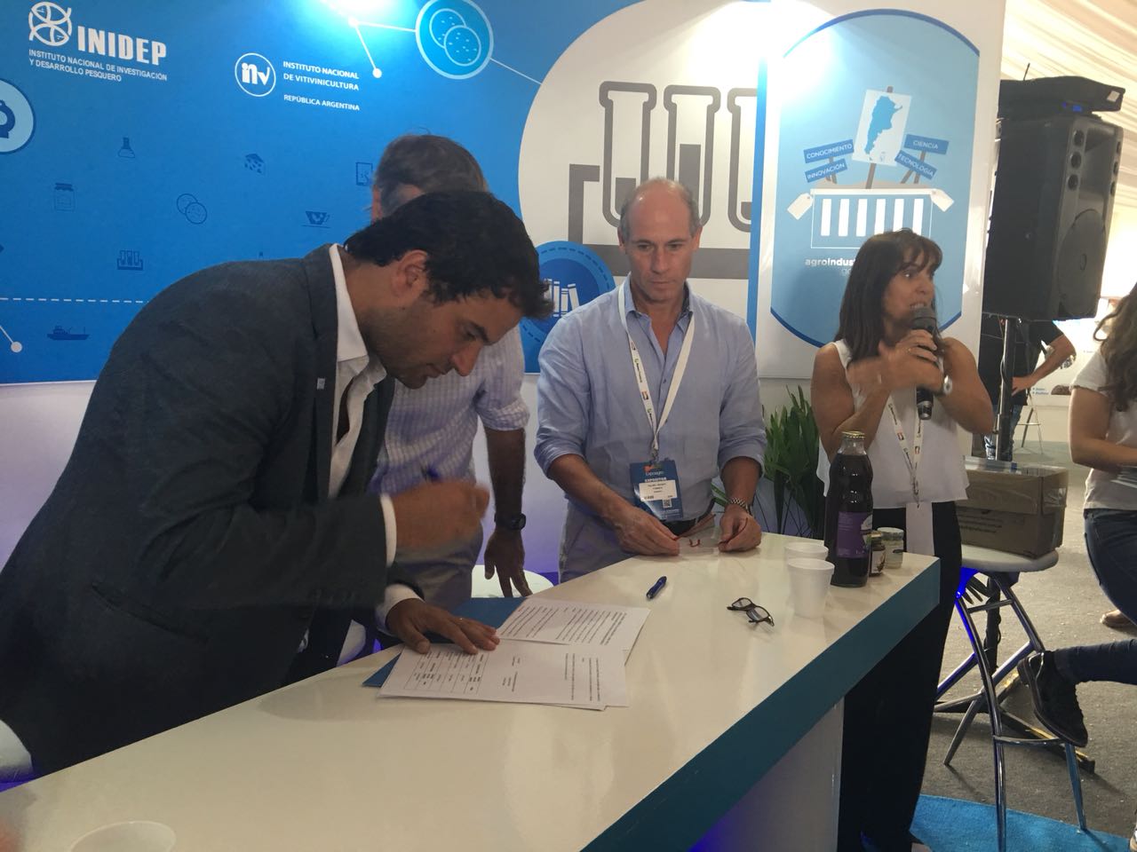 Educación y Agroindustria firman convenios para fortalecer las escuelas ... Educación y Agroindustria firman convenios para fortalecer las escuelas ...