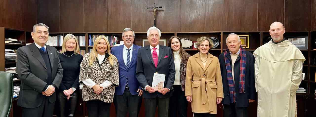 El inspector general de justicia, Dr. Daniel Roque Vítolo, presentó en la UNSTA el Libro ...