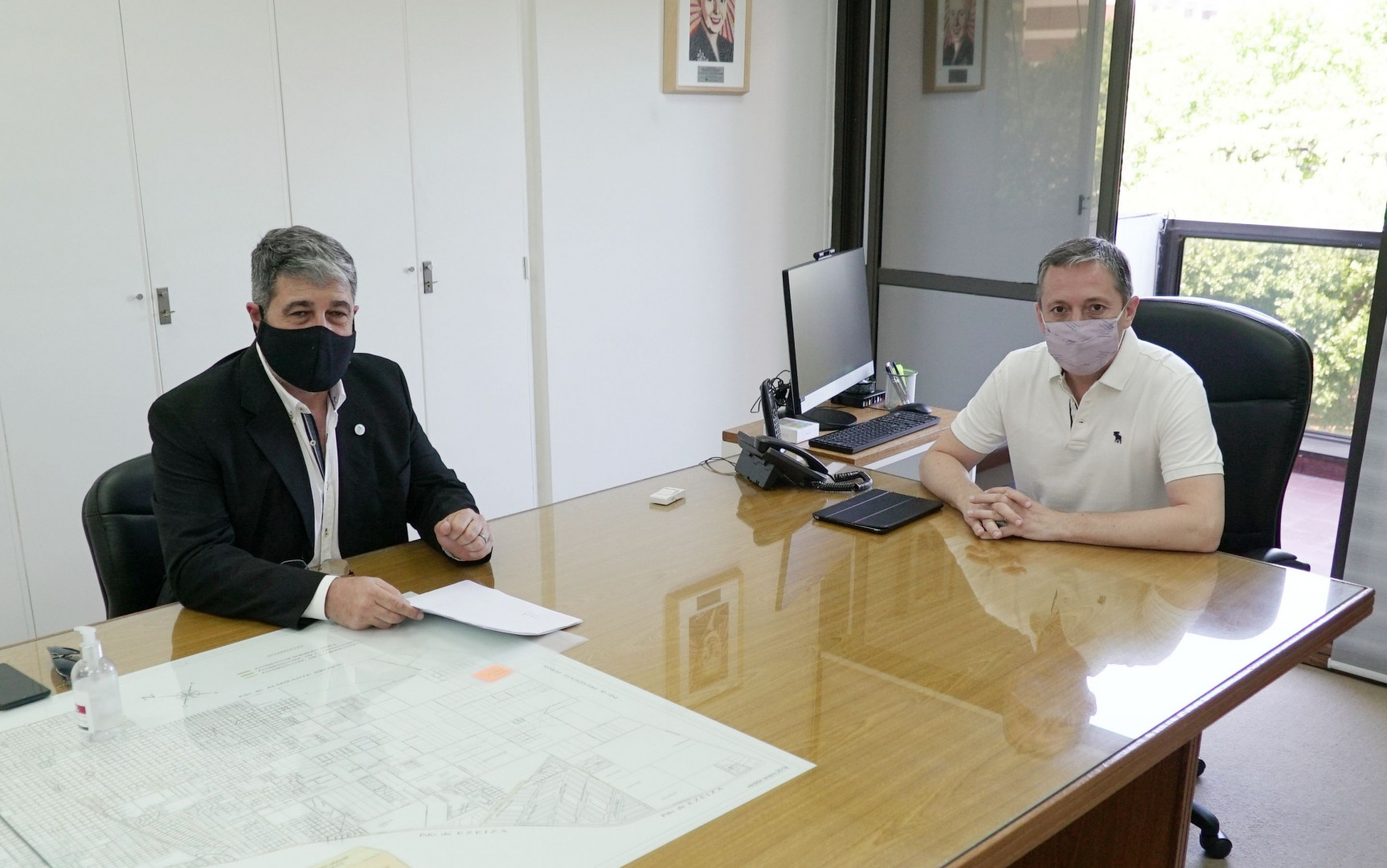 Gray recibió a Mendez por la tarifa del agua de vecinos y entidades ...