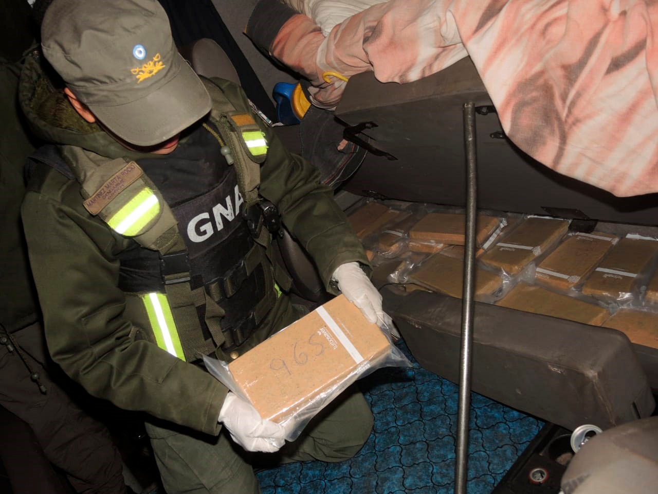 Detienen Al Conductor De Un Camión Con Más De 203 Kilos De Marihuana