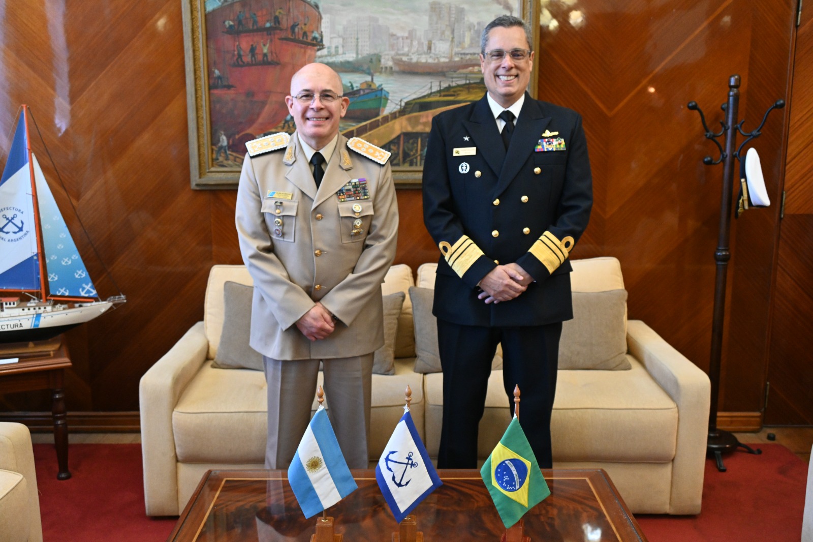 30 de junio Día de la Prefectura: El Prefecto Nacional recibió a ...