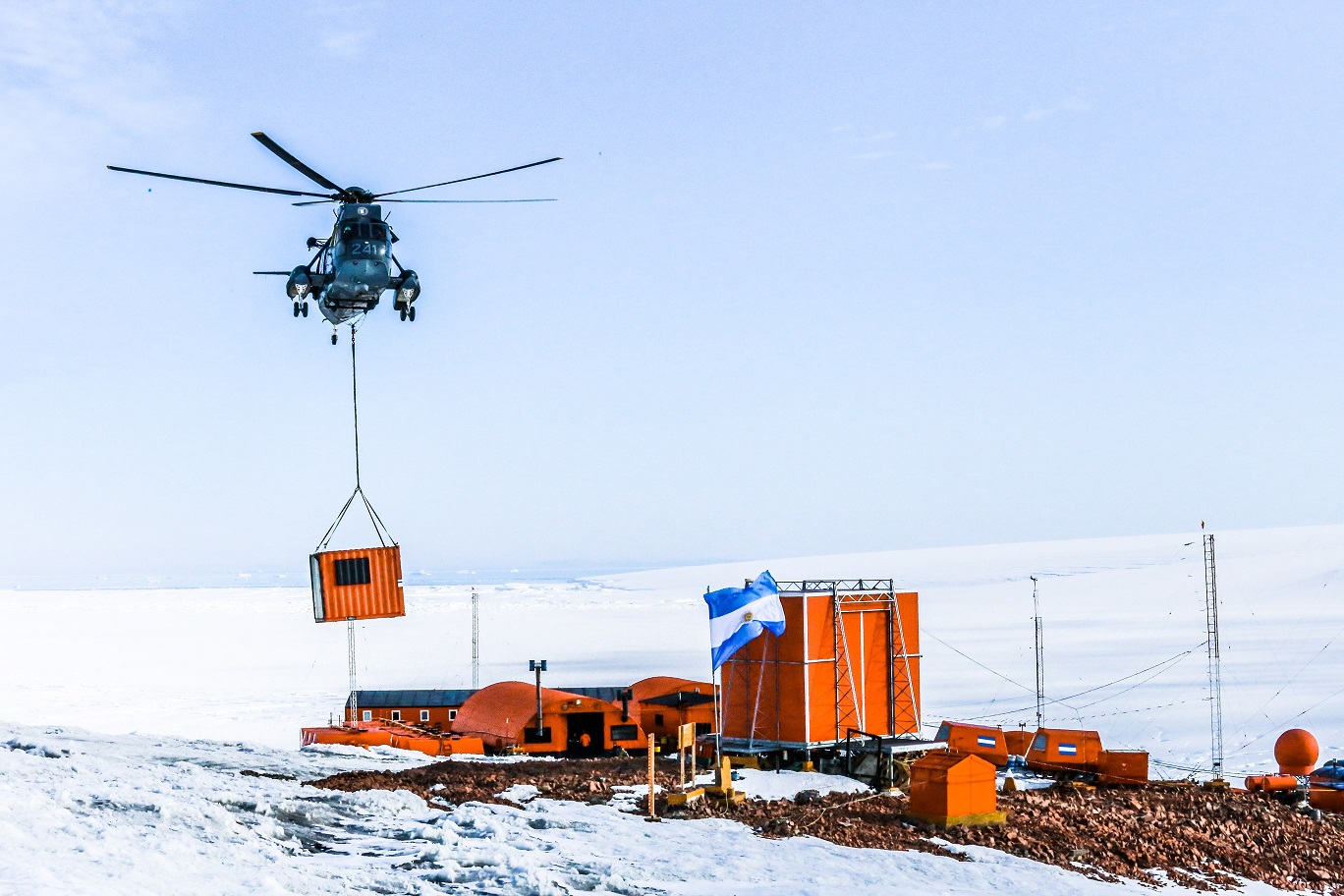 Relevo de la Base Antártica Belgrano II: La presencia argentina más ...