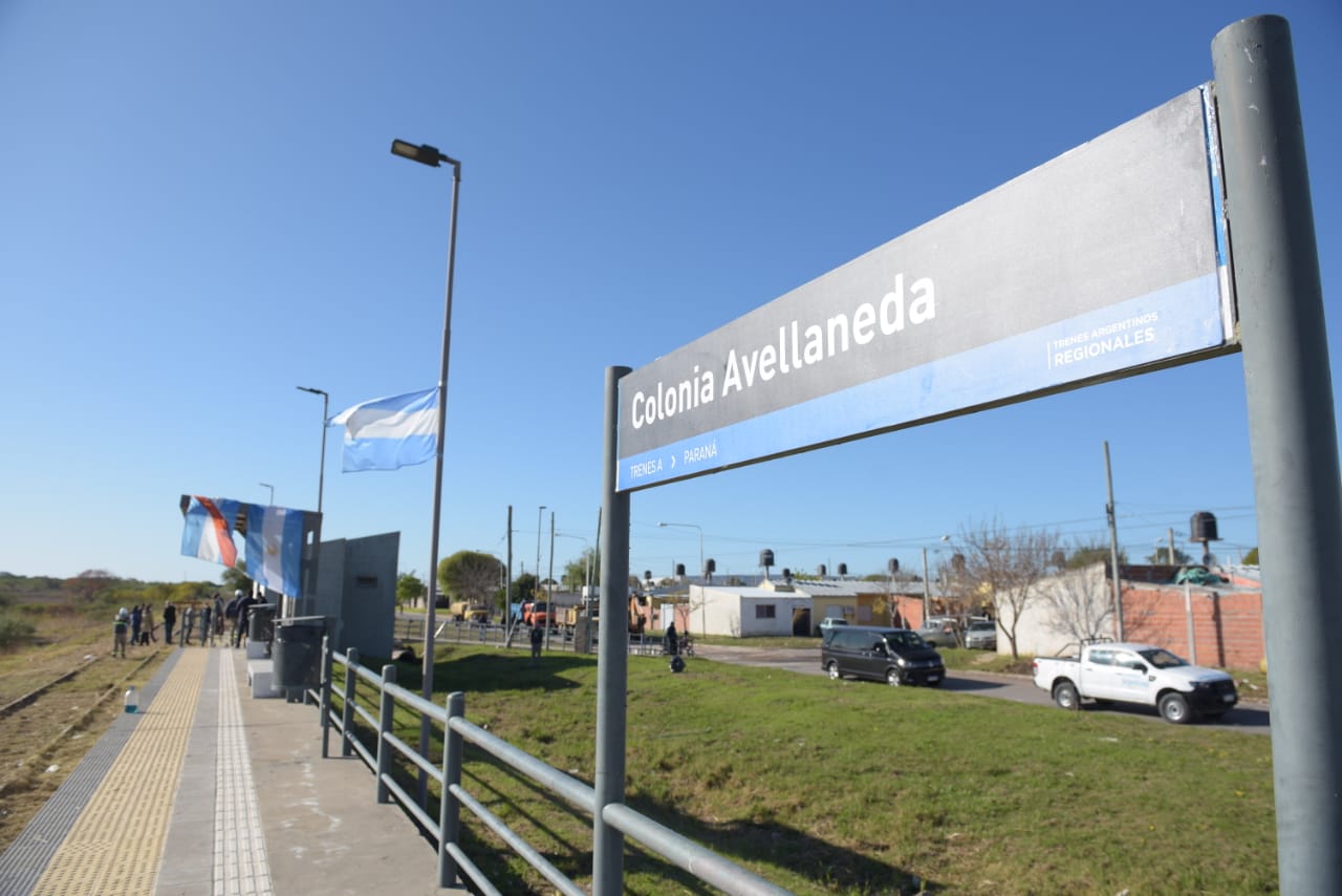 Volvió a funcionar el servicio que une Paraná con Colonia Avellaneda en ...