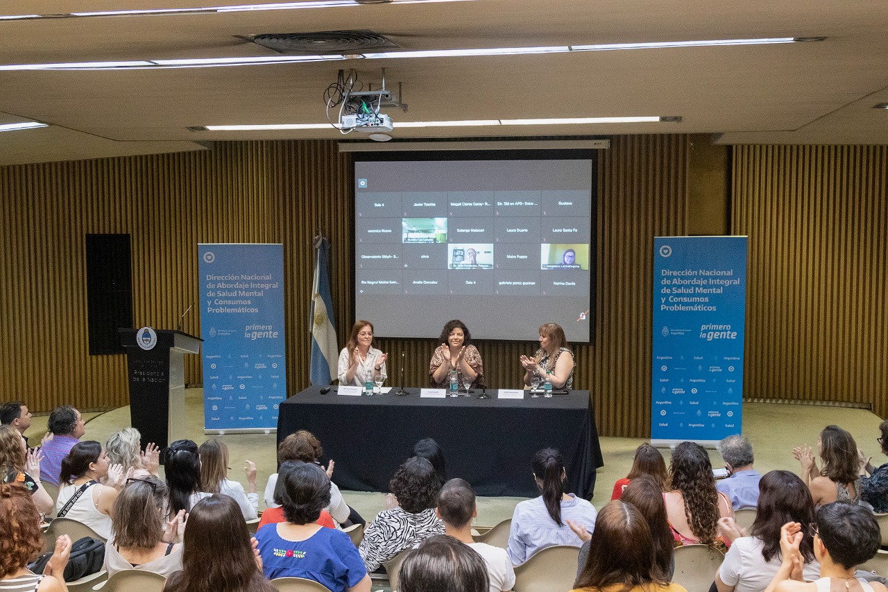 En Consejo Federal de Salud mental y Adicciones, Vizzotti lanzó la Red ... En Consejo Federal de Salud mental y Adicciones, Vizzotti lanzó la Red ...