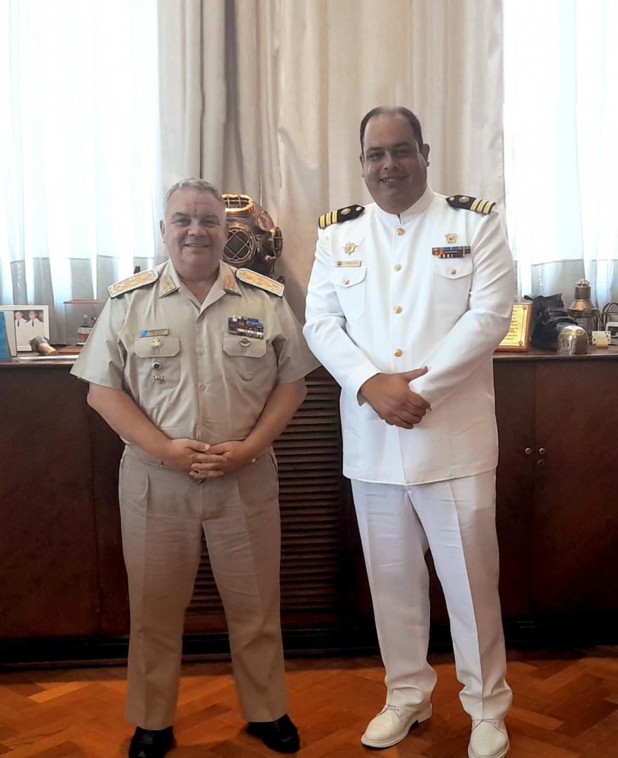 El nuevo oficial de enlace de Perú visitó el Edificio Guardacostas | Argentina.gob.ar